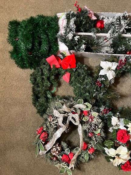 Wreaths & Décor - Auction Ohio