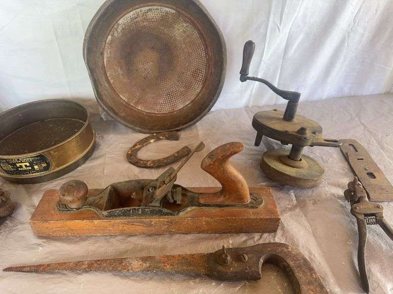 Primitive Hand Tools - Auction Ohio