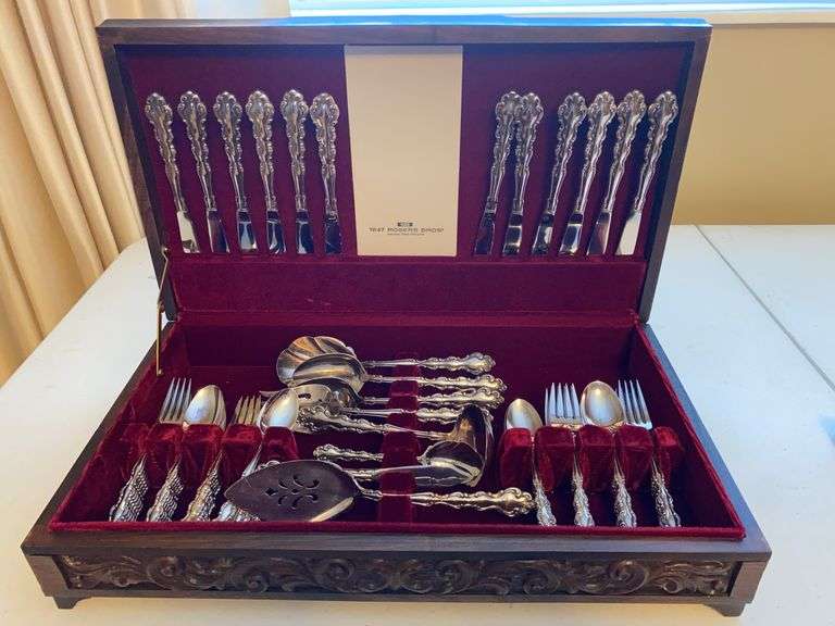 “Modern Baroque” 68 Pc Oneida Community Silverplate Flatware Set w ...