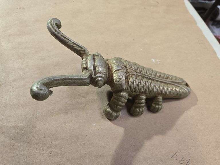 Vintage cast iron beetle boot jack - Auction Ohio