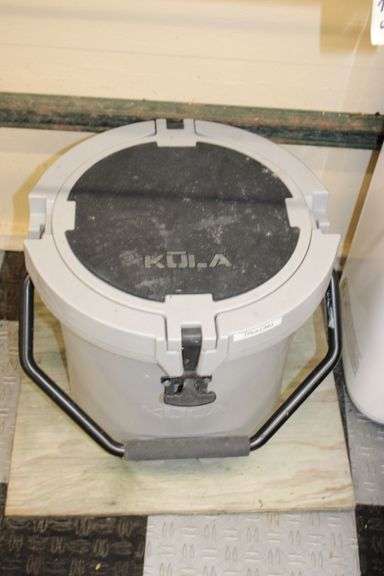 Kula Cooler Bucket & Fishing Gear - Auction Ohio
