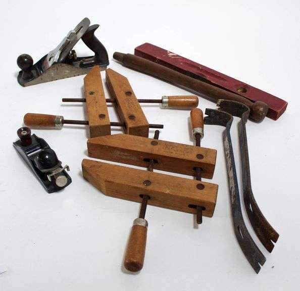 WOOD CLAMPS, WOOD PLANERS, CROWBARS, LEVEL, AND ROD. - Auction Ohio