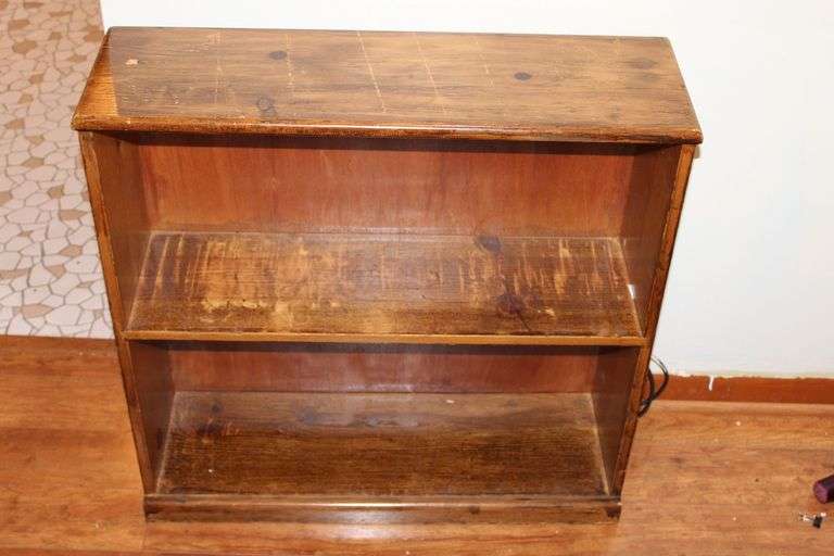 Wooden Bookcase - Auction Ohio