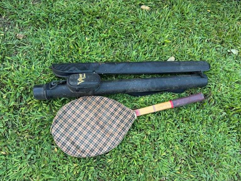 Viper Pool Cue and Accessories - Auction Ohio