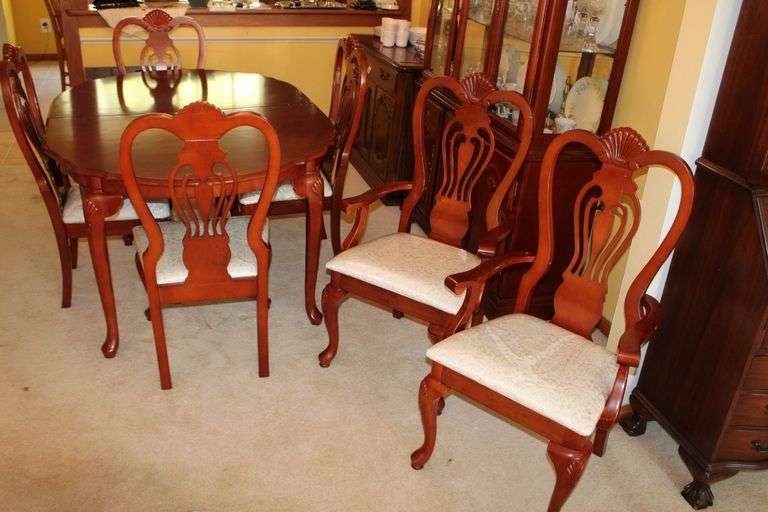 Queen Anne Dining Set - Auction Ohio
