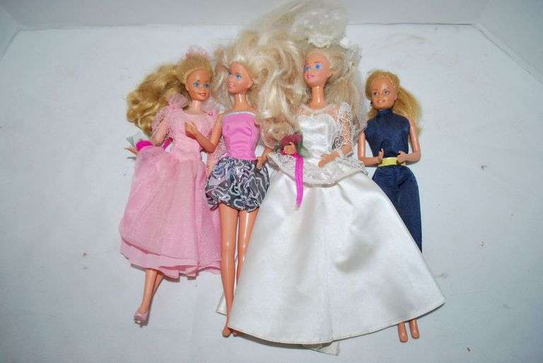 Vintage Barbies - Auction Ohio
