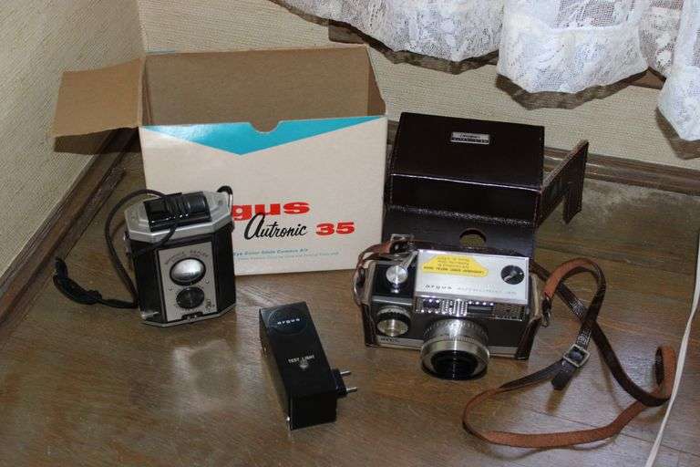 Argus & Brownie Cameras And Accessories - Auction Ohio