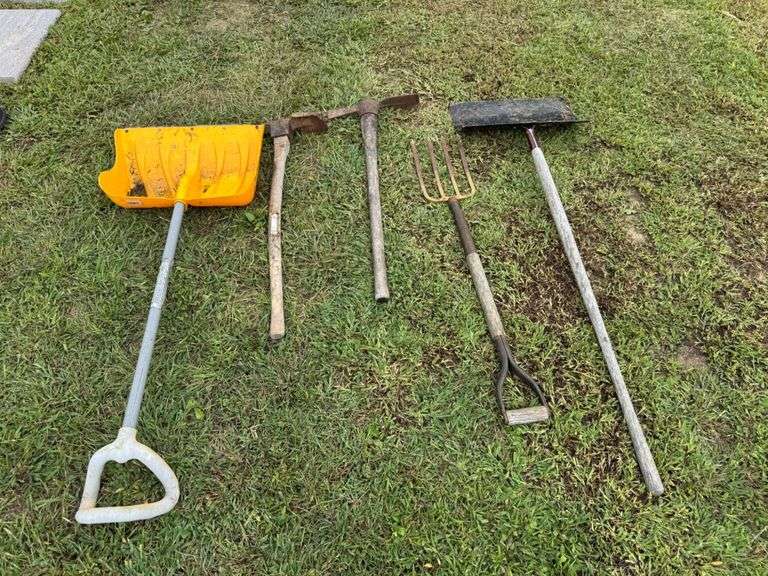 5 Outdoor Hand Tools - Auction Ohio