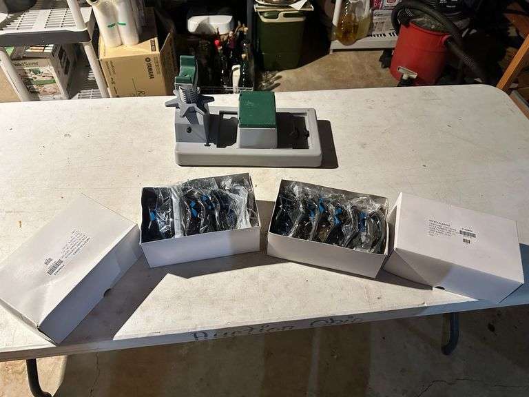 Boxes of safety glasses new in box - Auction Ohio