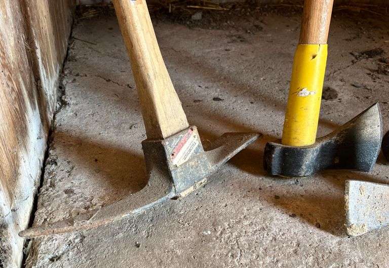 Sledge Hammer, Axe & Pick Axes - Auction Ohio