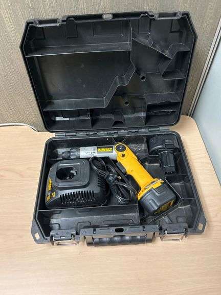 DeWALT DW920 7.2V Cordless Screwdriver with Case and Charger - Auction Ohio