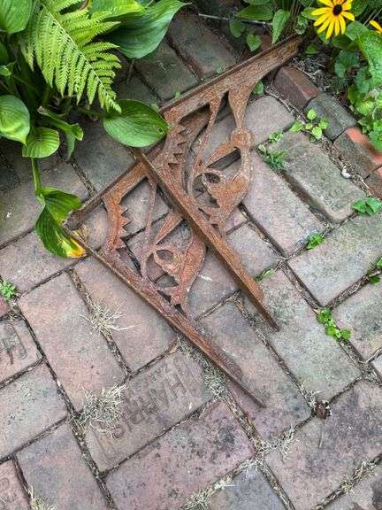 Rusted Cast Iron Architectural Brackets - Auction Ohio