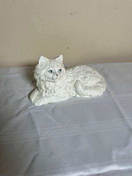 White Cast Cat Figurine - Auction Ohio