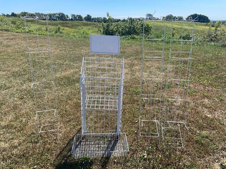 Wire Display Racks - Auction Ohio