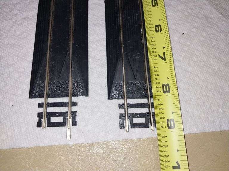 HO Scale Crossover Tracks (Set of 2) - Auction Ohio