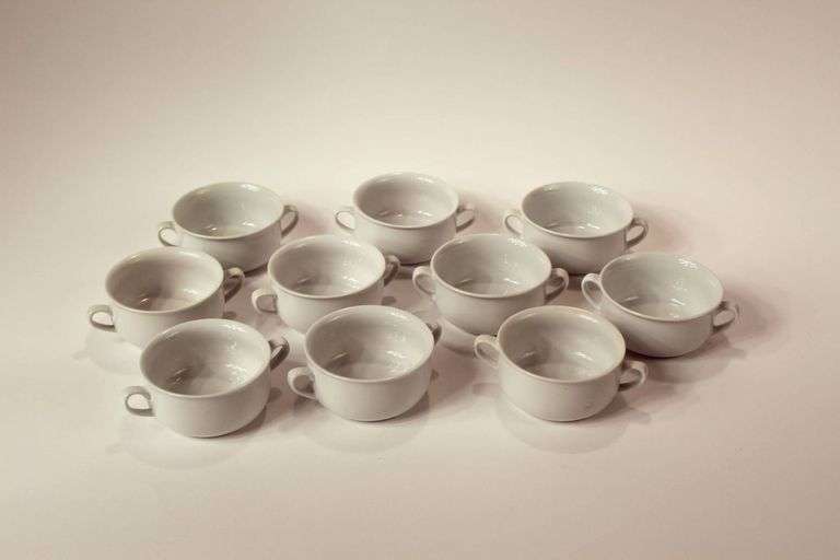 WILLIAMS SONOMA CERAMIC TABLEWARE SET. - Auction Ohio