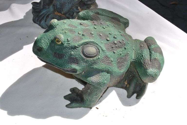 Lawn Frogs - Auction Ohio