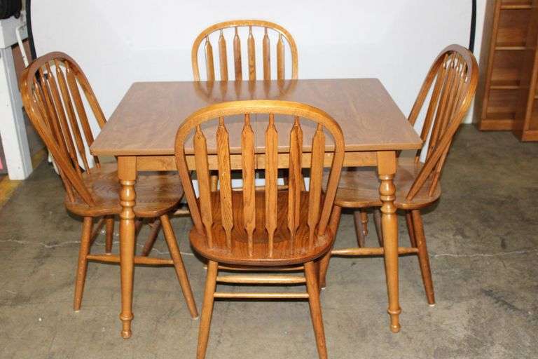 Ethan Allen Dining Table - Auction Ohio