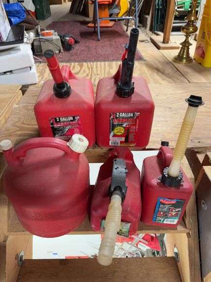 Empty Fuel Cans - Auction Ohio