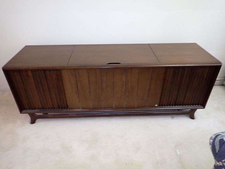 Mid-Century Garrard Record Player Console Cabinet - Auction Ohio