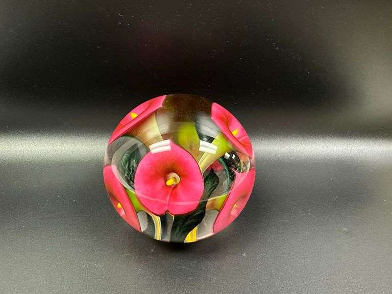 Scott Bayless Calla Lily Paperweight - Auction Ohio
