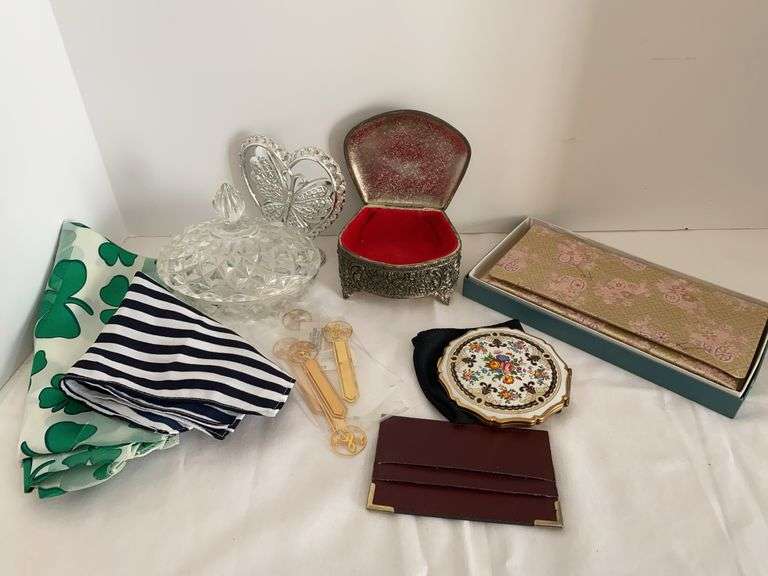 Stratton Compact, Trinket Boxes, Etc. - Auction Ohio