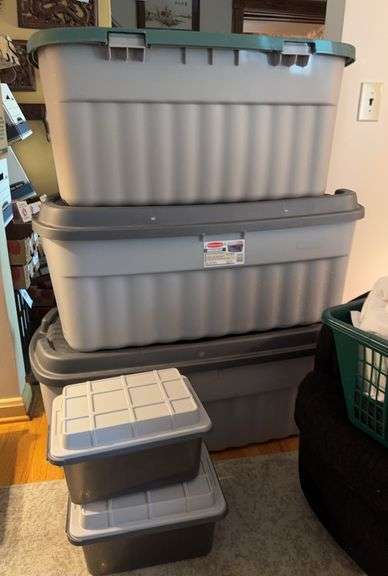 Three Large Totes and Two Small Totes with Lids - Auction Ohio