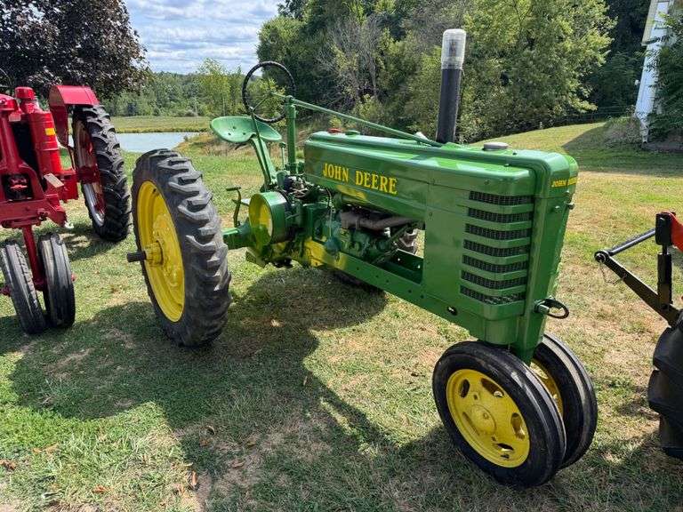 John Deere Model H Tractor - Auction Ohio