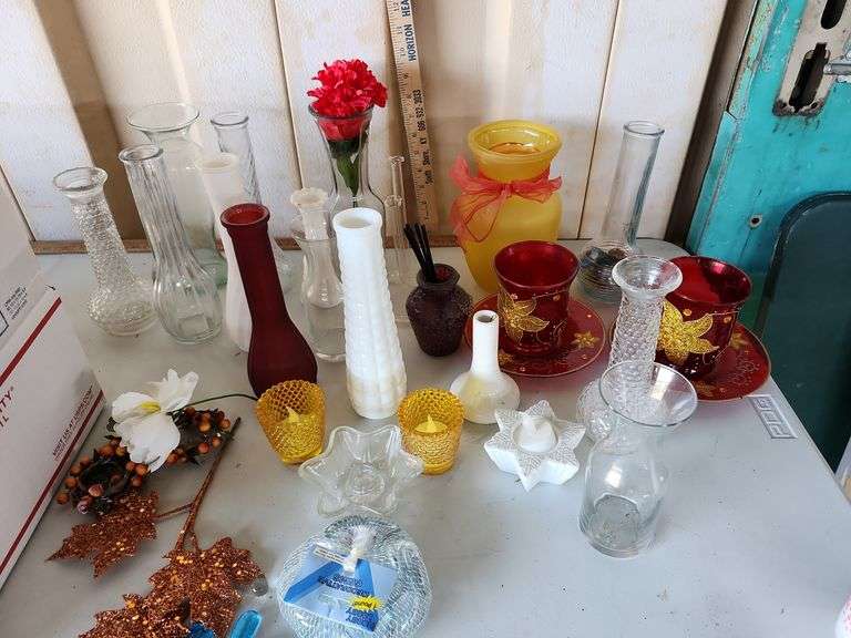 Assorted Glass Vases - Auction Ohio