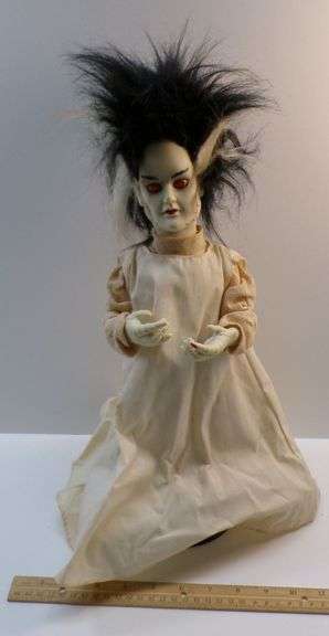 Electronic Halloween Female Frankenstein Monster - Auction Ohio