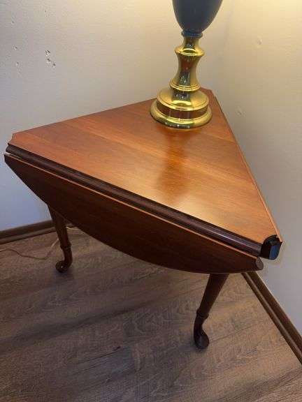 Three sided cherry drop leaf table - Auction Ohio