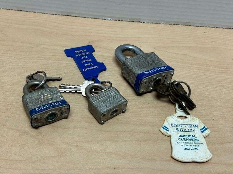 Three Master Padlocks With Keys - Auction Ohio