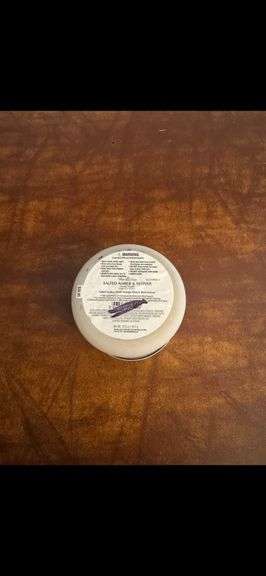 White Barn: Salted Amber & Vetiver 3 Wick Candle - Auction Ohio