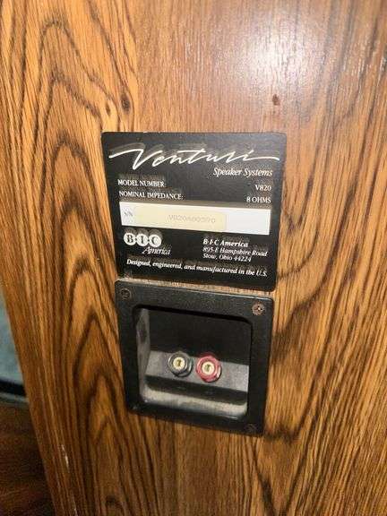 Vintage Stereo Speakers - Auction Ohio