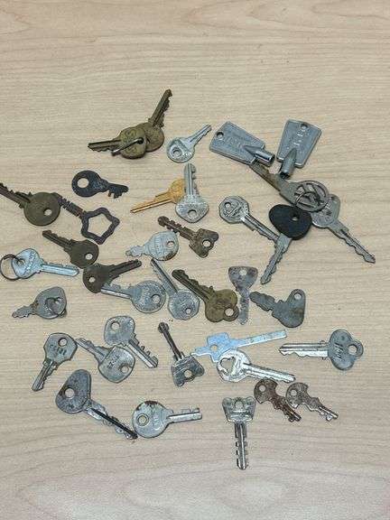 Keys in Various Designs and Types - Auction Ohio