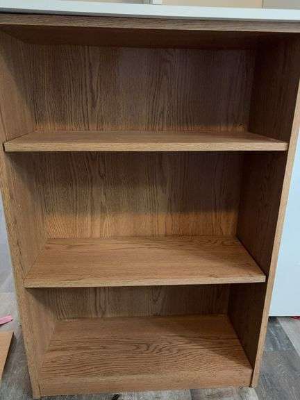 Oak-Style Veneer Three-Shelf Bookcase - Auction Ohio