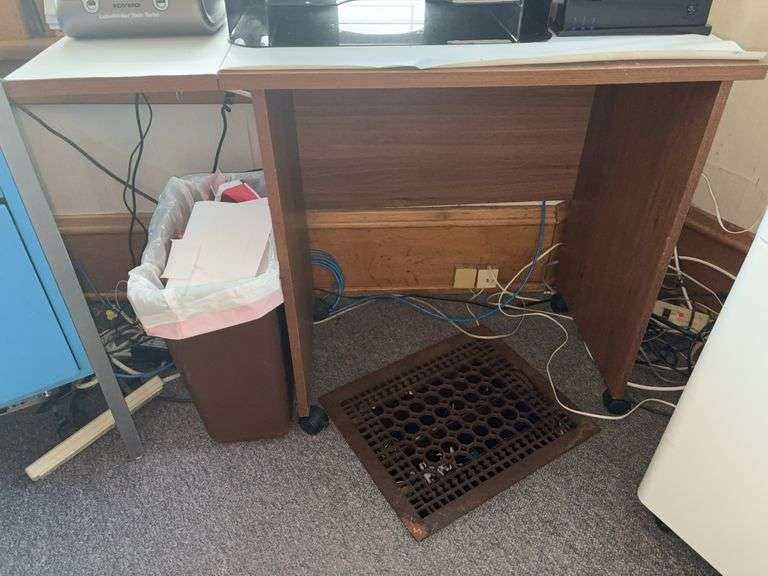 small wooden desk with trash can - Auction Ohio