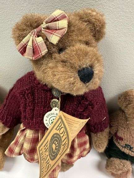 A Trio of Boyds Bears - Auction Ohio