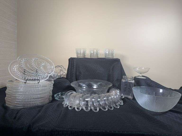 Federal Glass Homestead Set and Vintage Pyrex Custard Cups - Auction Ohio
