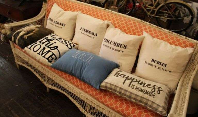 8 Decorative Throw Pillows with Various Text Designs - Auction Ohio