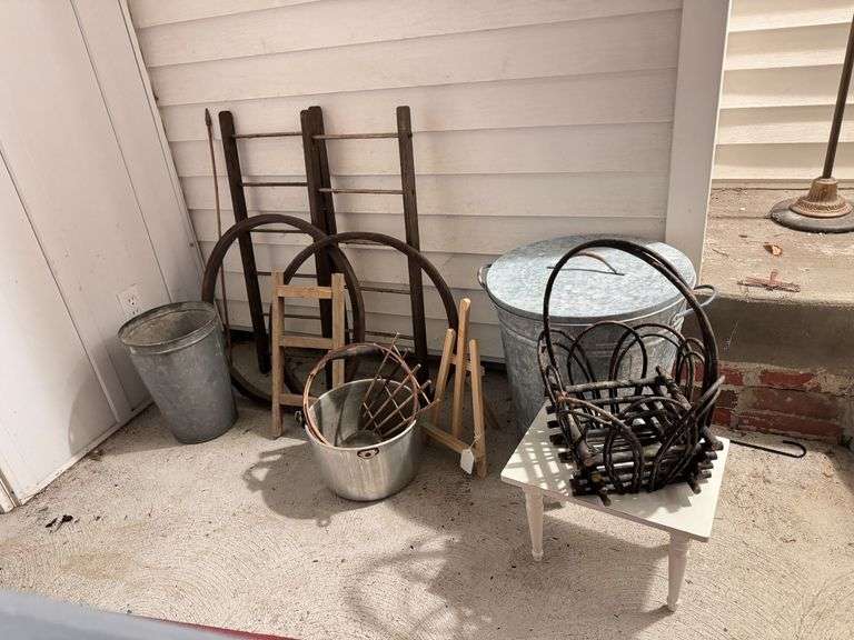 Assorted Primative Pieces - Auction Ohio