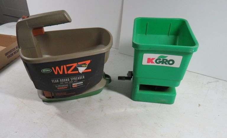 Hand Spreaders - Auction Ohio