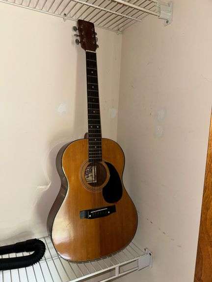 Lotus Acoustic Guitar - Auction Ohio