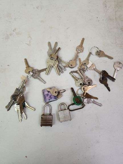 Assorted Keys & 2 Locks, No Matching Keys - Auction Ohio