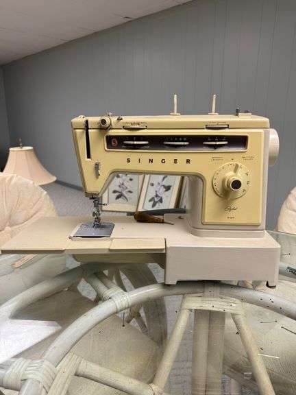 Vintage Singer Sewing Machine with Pedal - Auction Ohio