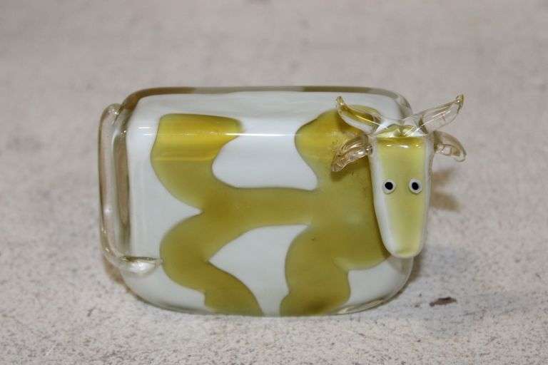 Art Glass Cow Figure - Auction Ohio