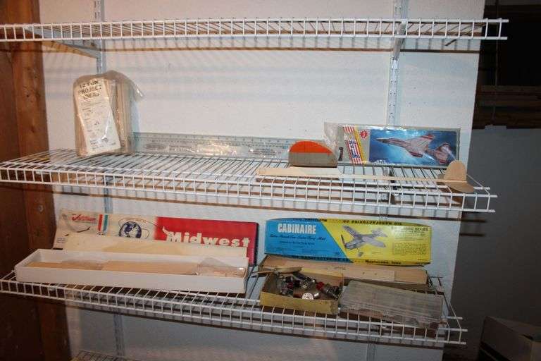 Model Airplane Kits - Auction Ohio