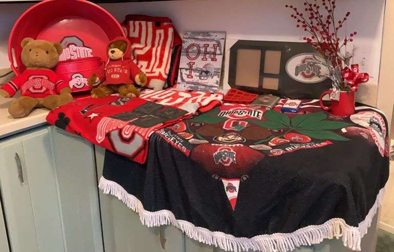 Ohio State Buckeye Items, 3 Blankets, Round Table Cloth & Slate ...