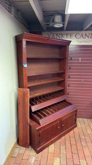 Yankee Candle Display Cabinet with Shelves and Drawers - Auction Ohio