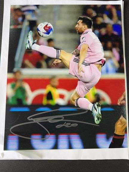 Autographed 8 x 10 of Lionel “Leo” Messi - Auction Ohio